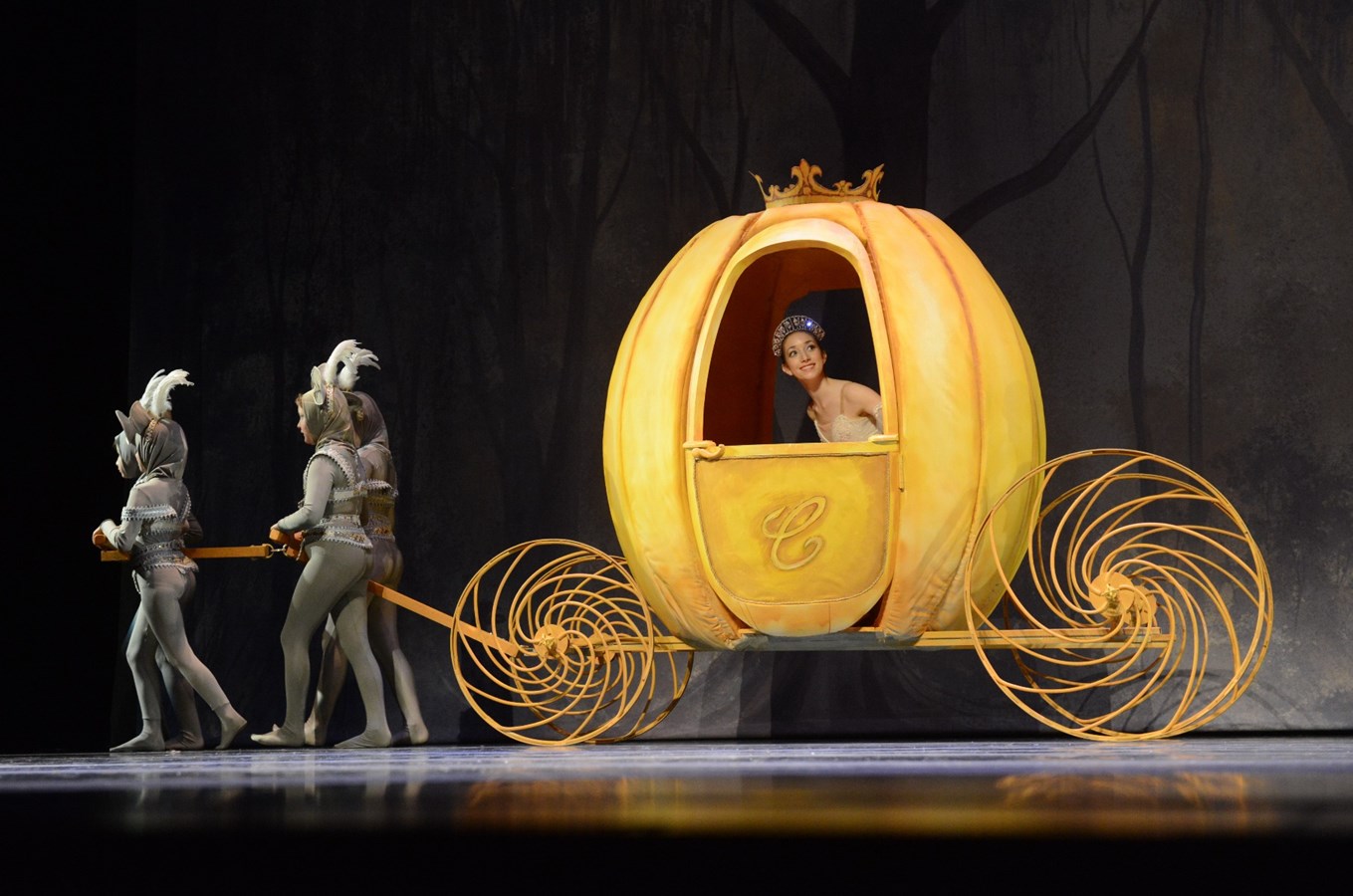 Le ballet Cendrillon présenté au Théâtre des Deux Rives | Vallée-du ...